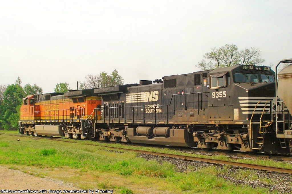 BNSF 5106 & NS 9355